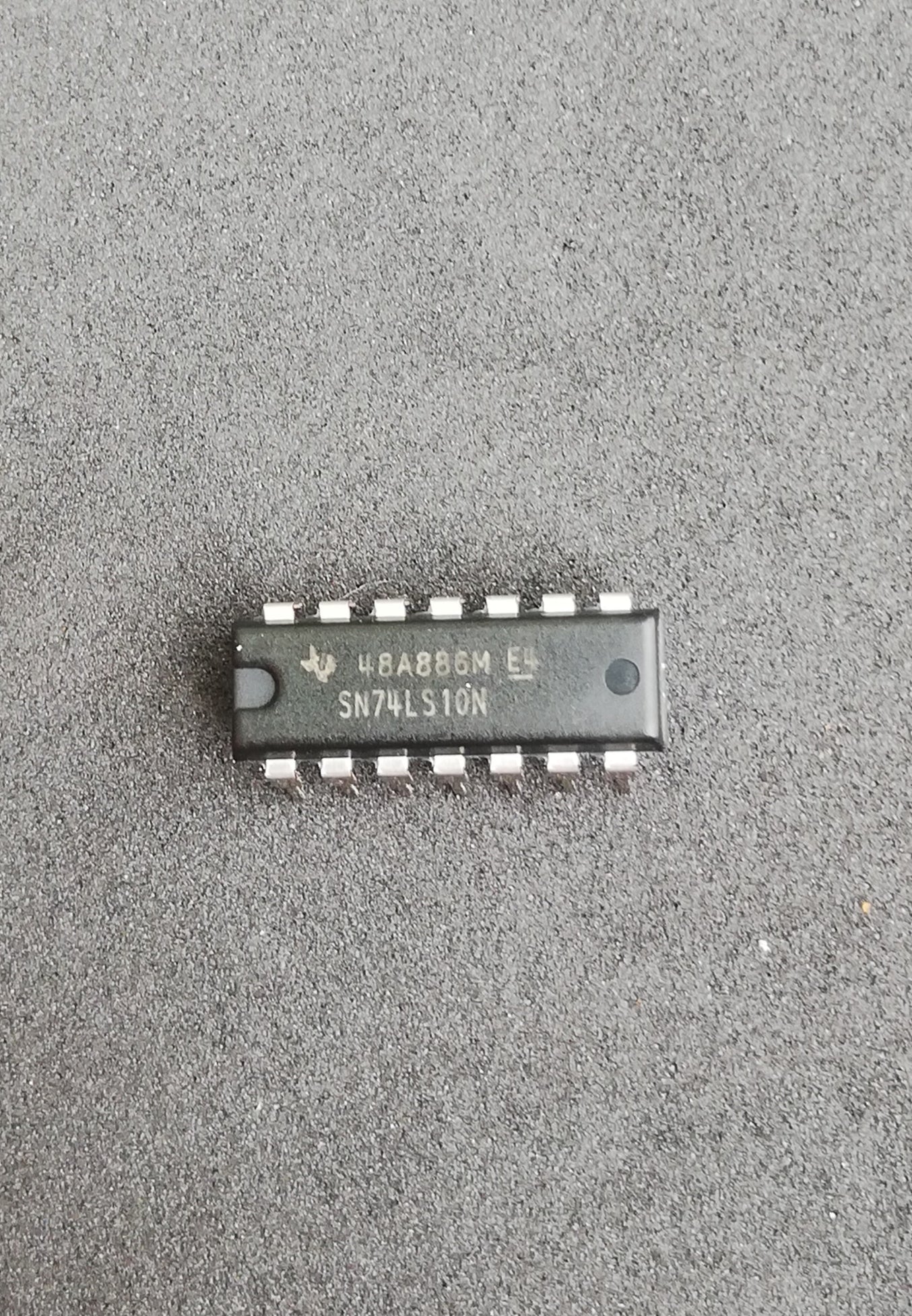 74LS10 compuerta NAND 3 entradas Texas instruments - Electrónica DI...