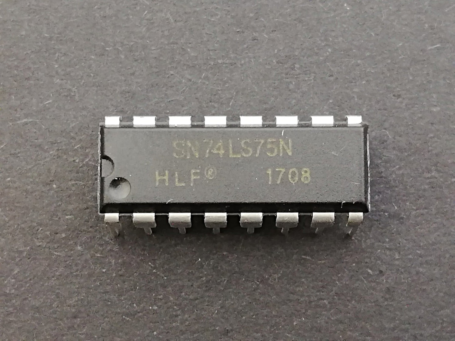 74LS75 Flip flop latch tipo D